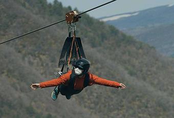 La experiencia de tirarse por la tirolina más rápida del mundo y ...
