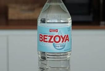 Bezoya reduce plástico en sus envases y lanza una botella aún más ...